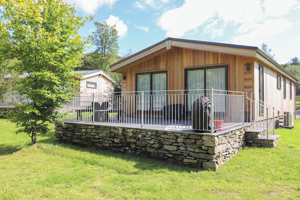 Ash Thwaite, Pet Friendly, Character Holiday Cottage In Haverthwaite - Grange-over-Sands