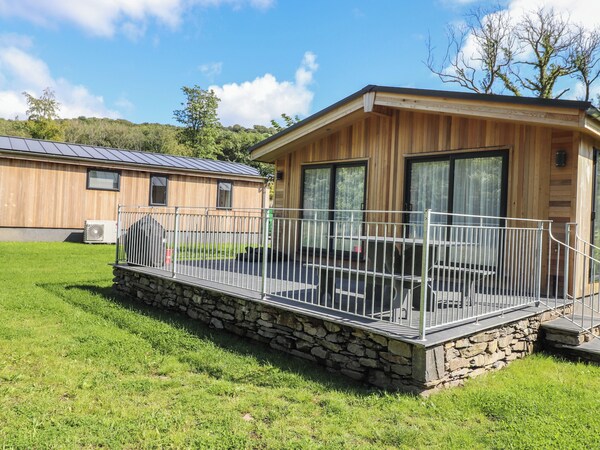 The Burrow, Pet Friendly, Character Holiday Cottage In Haverthwaite - Cartmel