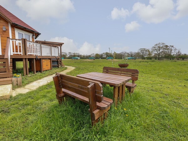 Dragonfly Retreat, Romantic, With Hot Tub In Upper Marham - Swaffham