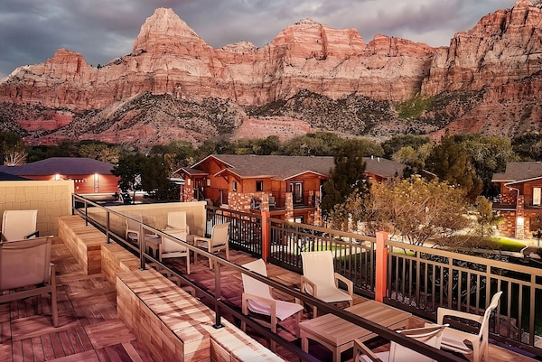Spacious Good-value Accommodation, With Swimming Pool, Near Sorella Gallery - Zion National Park
