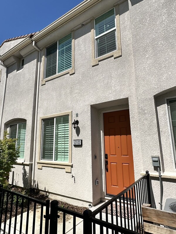 Modern Luxury Condo In North Natomas - Sacramento, CA
