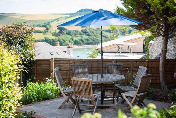 Upper Seaton -  A Duplex Apartment That Sleeps 5 Guests  In 3 Bedrooms - Kingsbridge