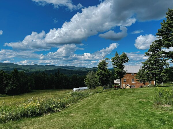Stunning Mountain View Home - Braintree, VT