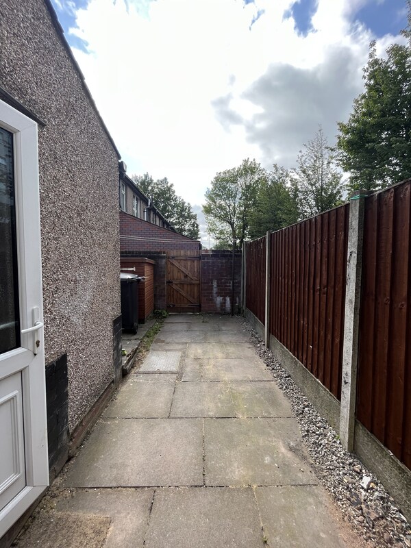 Casa-confortable-baño Privado-vista A La Calle-warrington Lane - Bolton