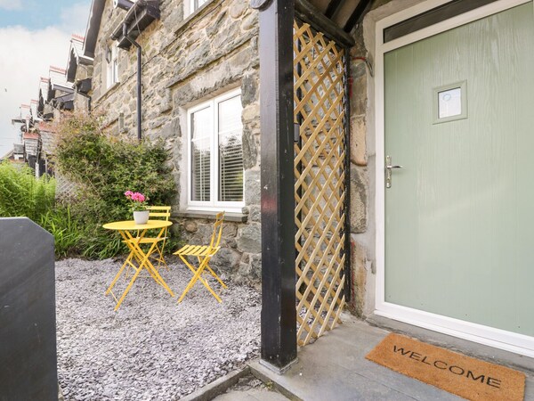 Y Bwthyn, Pet Friendly, Character Holiday Cottage In Llanbedr - Tal-y-bont