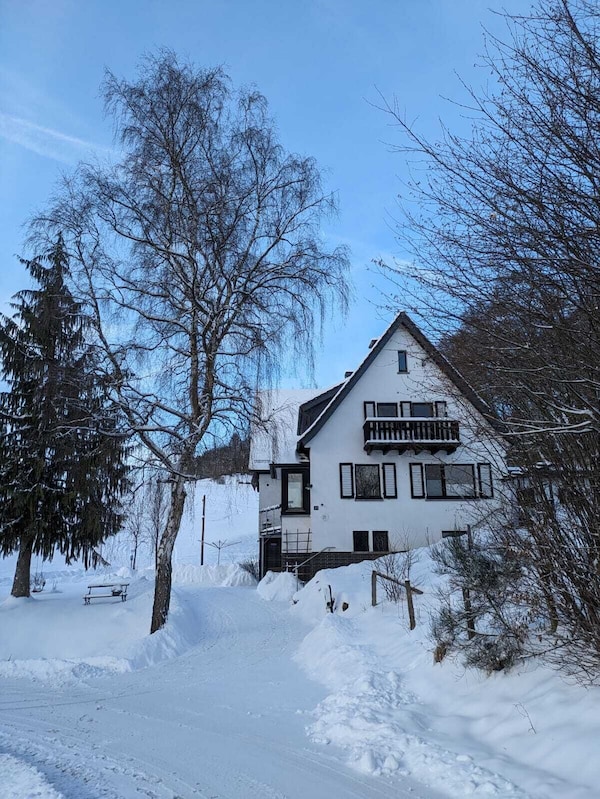Neu Renovierte 90qm Ferienwohnung Im Dachgeschoss - Bad Laasphe