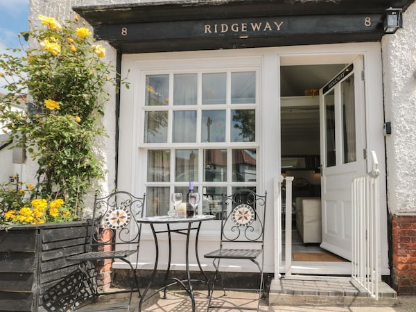 Ridgeway, Pet Friendly, Character Holiday Cottage In Bridlington - ヨークシャー