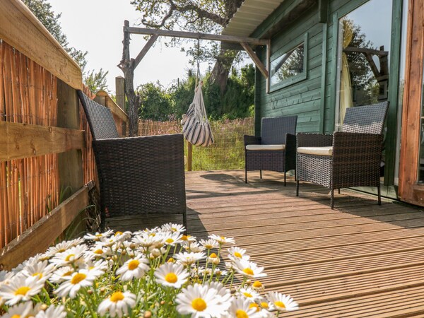 Dart View Hideout, Pet Friendly, Character Holiday Cottage In Totnes - Totnes