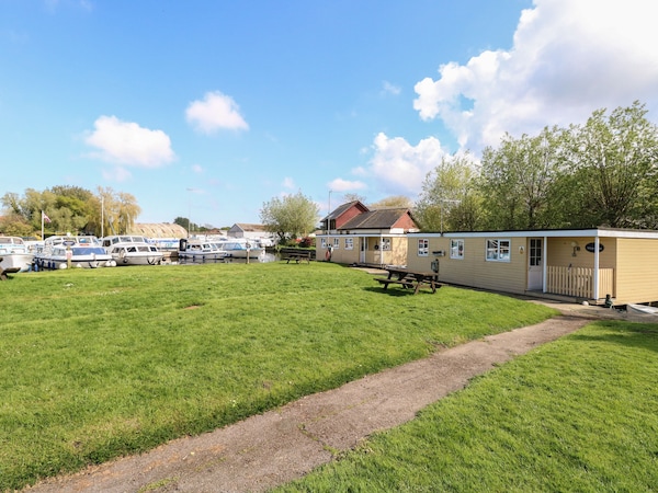 Halcyon, Pet Friendly, With A Garden In Stalham - Wroxham