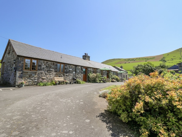Bodnant, Family Friendly, Character Holiday Cottage In Tywyn - Tywyn