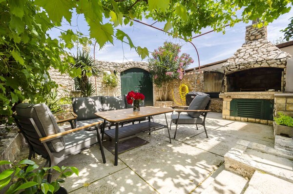 Apartments Emmeline (95621-a2) - Tisno - Island Murter - Tisno