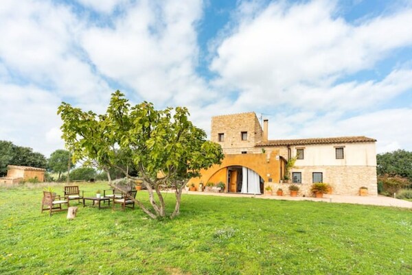 Mas Coquells, Preciosa Casa Rural En Plena Naturaleza - フィゲレス