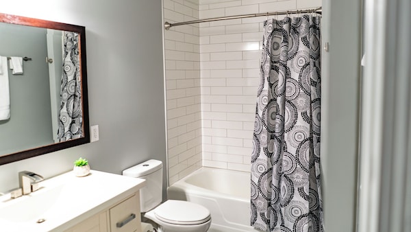 Charming 2br Guest House In Historic High Point  Walk To Hpu, Museums & Dining! - High Point, NC