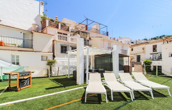 Gorgeous Apartment In Sayalonga - Cómpeta