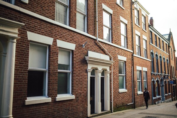 Appartement-large-salle De Bain Privée Séparée-vue Sur Rue - Preston