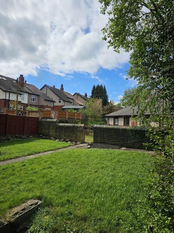 Deluxe Studio King Ensuite In Edgerton - Huddersfield