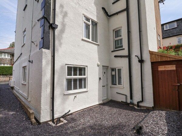 Apartment 4, Pet Friendly, With A Garden In Conwy - North Wales