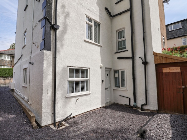 Apartment 4, Pet Friendly, With A Garden In Conwy - North Wales