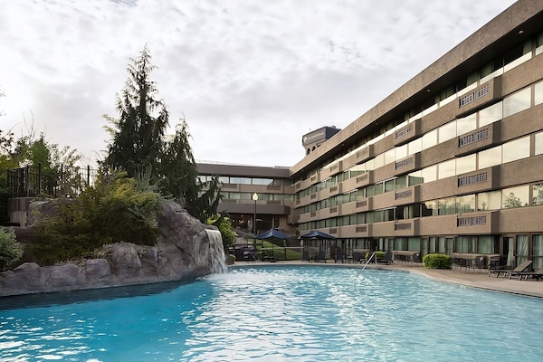 Everything You Need For The Perfect Vacation! Near Bing Crosby Theater - Spokane, WA