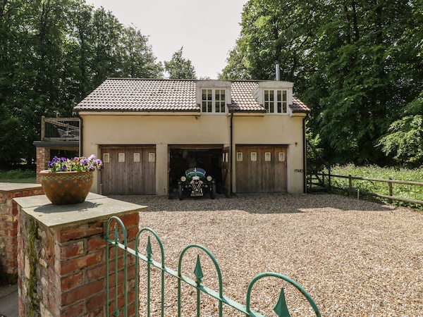 The Loft At Nordrach Lodge, Pet Friendly, With Open Fire In Blagdon - Cheddar