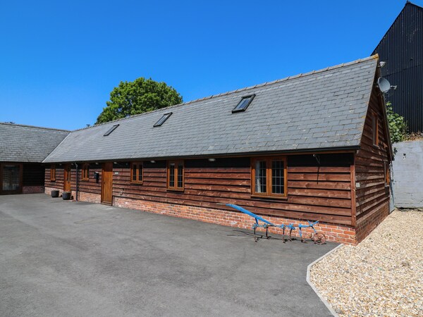 Awelfan, Pet Friendly, Character Holiday Cottage In Bettws Cedewain - Kerry