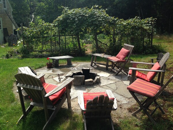 Priv 2nd Fl Suite-kingbd; Sit Rm W/minibar; Prv Bath; Separate Entran Nr Acadia - Acadia National Park