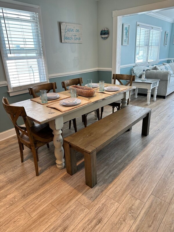 Beautifully Renovated 1st Floor Condo - Walk To Beach - Sleeps Up To 8 - Brigantine, NJ