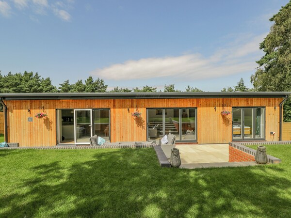 The Barn, Family Friendly, With Hot Tub In Lytchett Matravers - Wareham