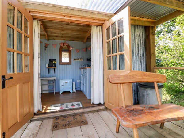 Shepherds Retreat, Romantic, With Hot Tub In Crackington Haven - Cornouailles