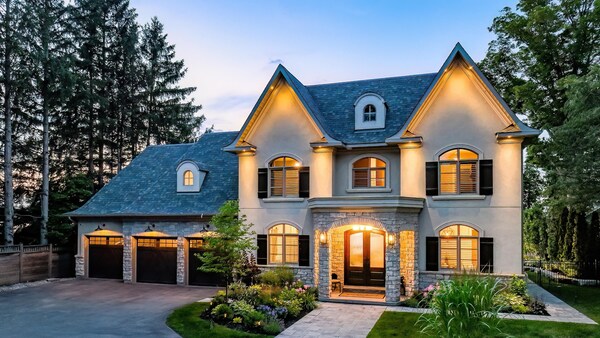 4 Bed 5 Bath Executive Home On Lake Simcoe With Inground Pool! - Innisfil
