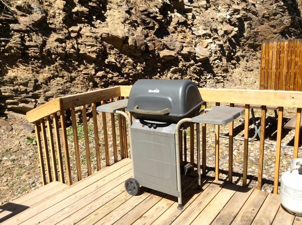 The Stony Ridge Is A 3 Bedroom\/2 Bath Home Located In The Town Of Hill City! - Mount Rushmore National Memorial