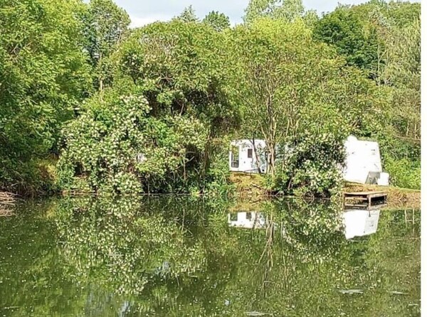 **"Pondside Camper Haven: Full Hookups + Hot Water! Near Letchworth State Park - State of New York