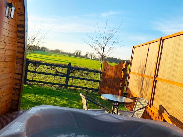 Pod 2 With Countryside View And Hot Tub - Suffolk