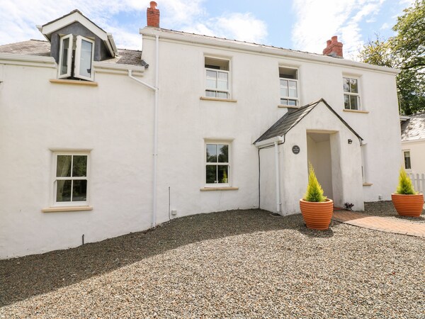 The Old Farm House, Pet Friendly, With A Garden In Pentlepoir - Pembrokeshire