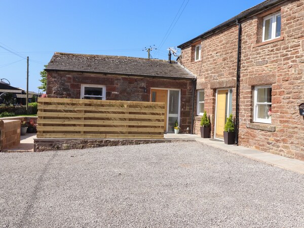 The Granary, Pet Friendly, With A Garden In Allonby - Maryport