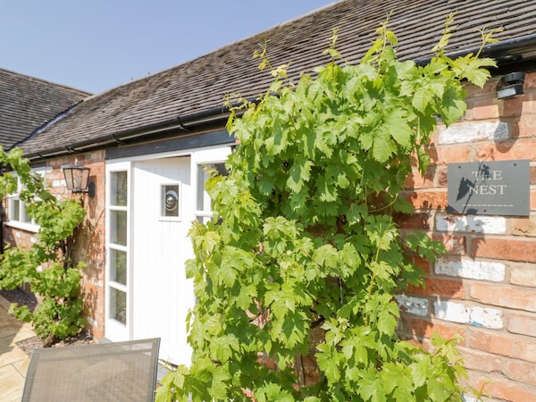 The Nest, Pet Friendly, Character Holiday Cottage In Market Bosworth - Hinckley