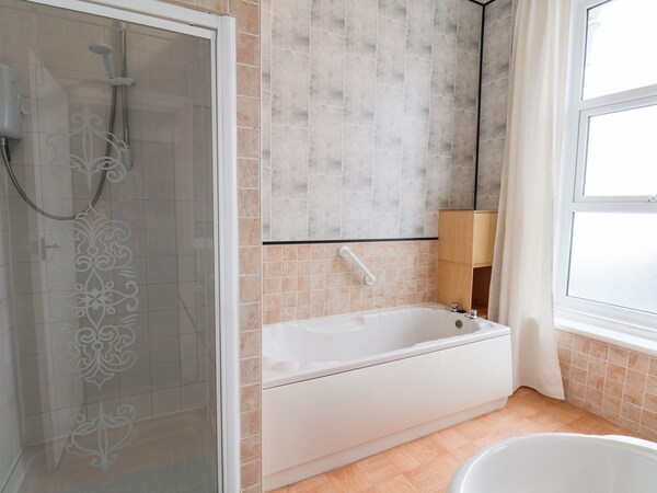 Promenade, Country Holiday Cottage In Bridlington - Bridlington