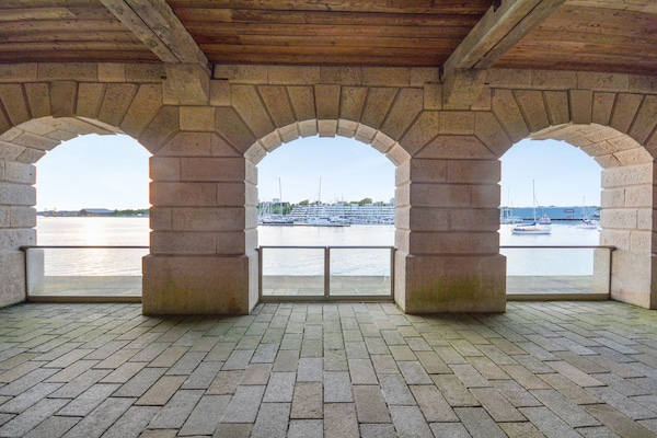 Apartment-eigenes Badezimmer-apartment-blick Auf Den Hof-luxury Apartment At Rwy - Cawsand