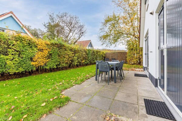 Traditional Villa With Dishwasher, On Texel, Sea At 2 Km. - Texel