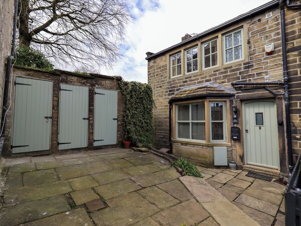 Erin Cottage, Pet Friendly, Character Holiday Cottage In Haworth - Haworth