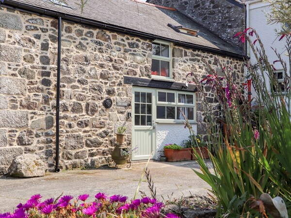 The Barn At Trevothen Farm, Family Friendly In Coverack - Coverack