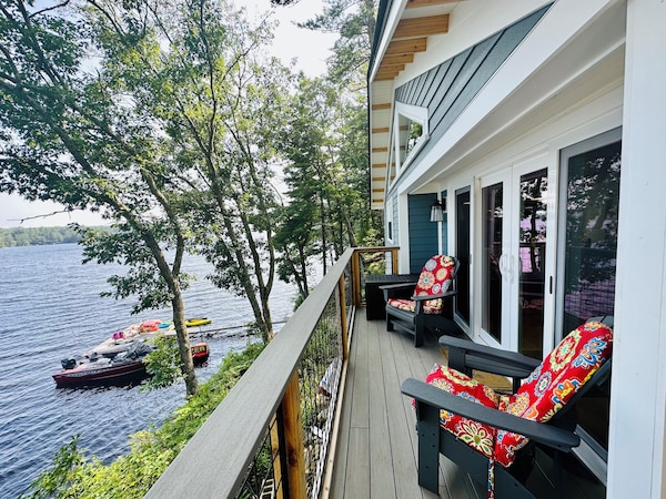 Charming Lakefront Cottage ~ Private Dock W/ Stunning Lake Views - Maine