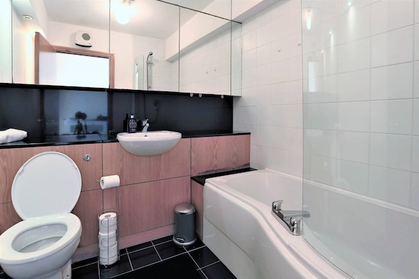 Superbly Located! Bright And Airy Mews. - South Dublin