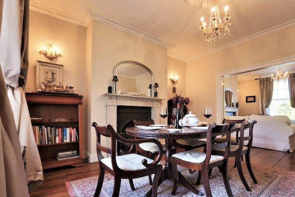 Grand Georgian Residence, With Period Charm!3 Bed - Dublin