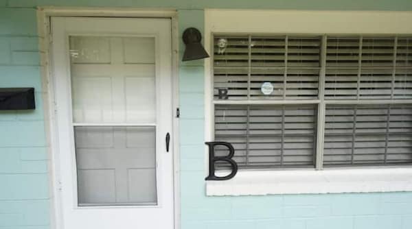 2 Bedroom Steps To Food & Nightlife - Minutes To Beaches - No Cleaning Fee! - Sullivan's Island, SC