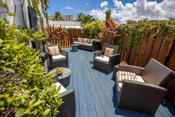 2 Modern Units, Easy Beach Access, Lots Of Dining And Nightlife Nearby - Hollywood, FL