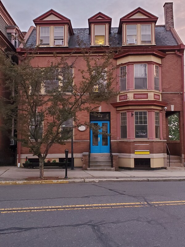 Charming Riverview 2 Bedroom Apartment - Old Orchard, PA