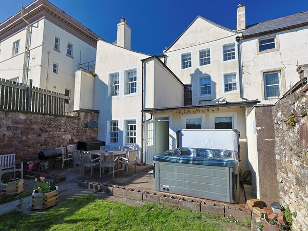 The Admiral's Home, Pet Friendly, With Hot Tub In Whitehaven - Saint Bees