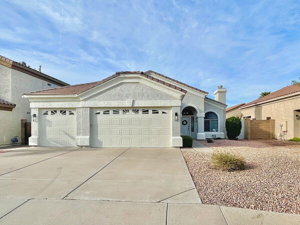 Private And Charming Vacation Home Near Downton Gilbert - Pool/hot Tub/fireplace - Mesa, AZ