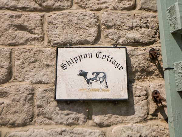 Shippon Cottage, Pet Friendly In Castleton, Peak District - Castleton